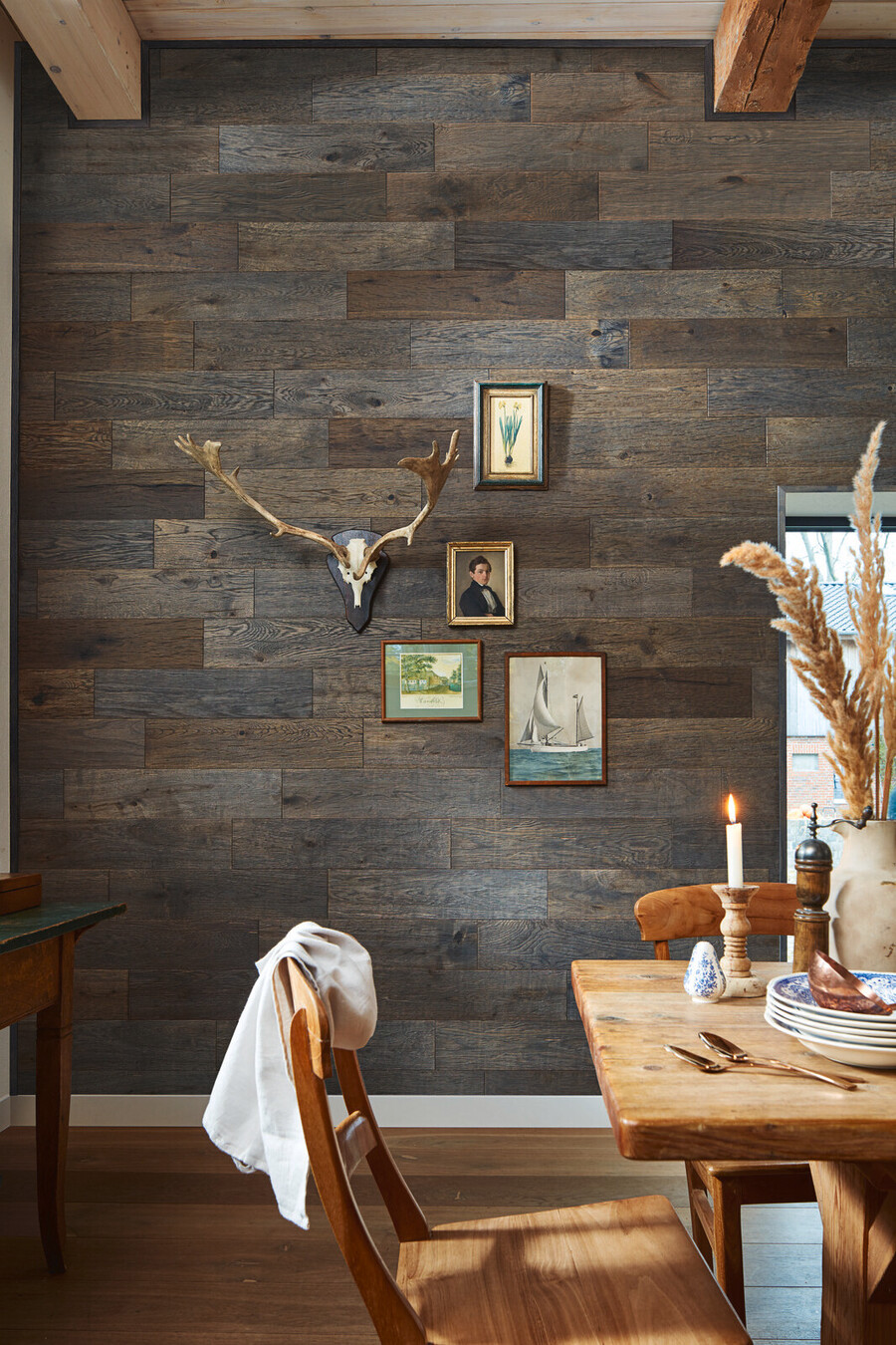 Holzpaneele als Wandverkleidung sind ein natürlicher Blickfang