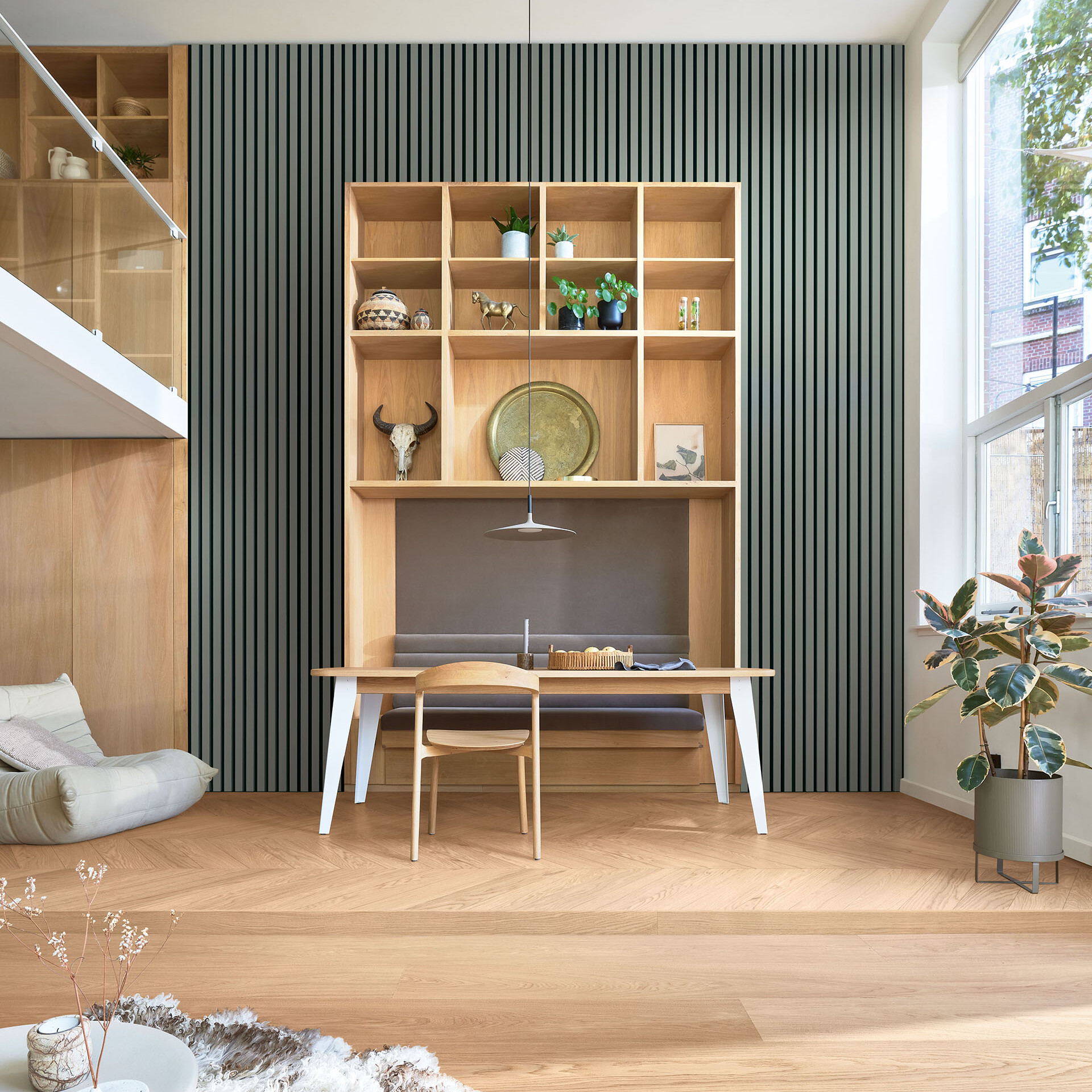 Panneaux acoustiques au mur et au plafond