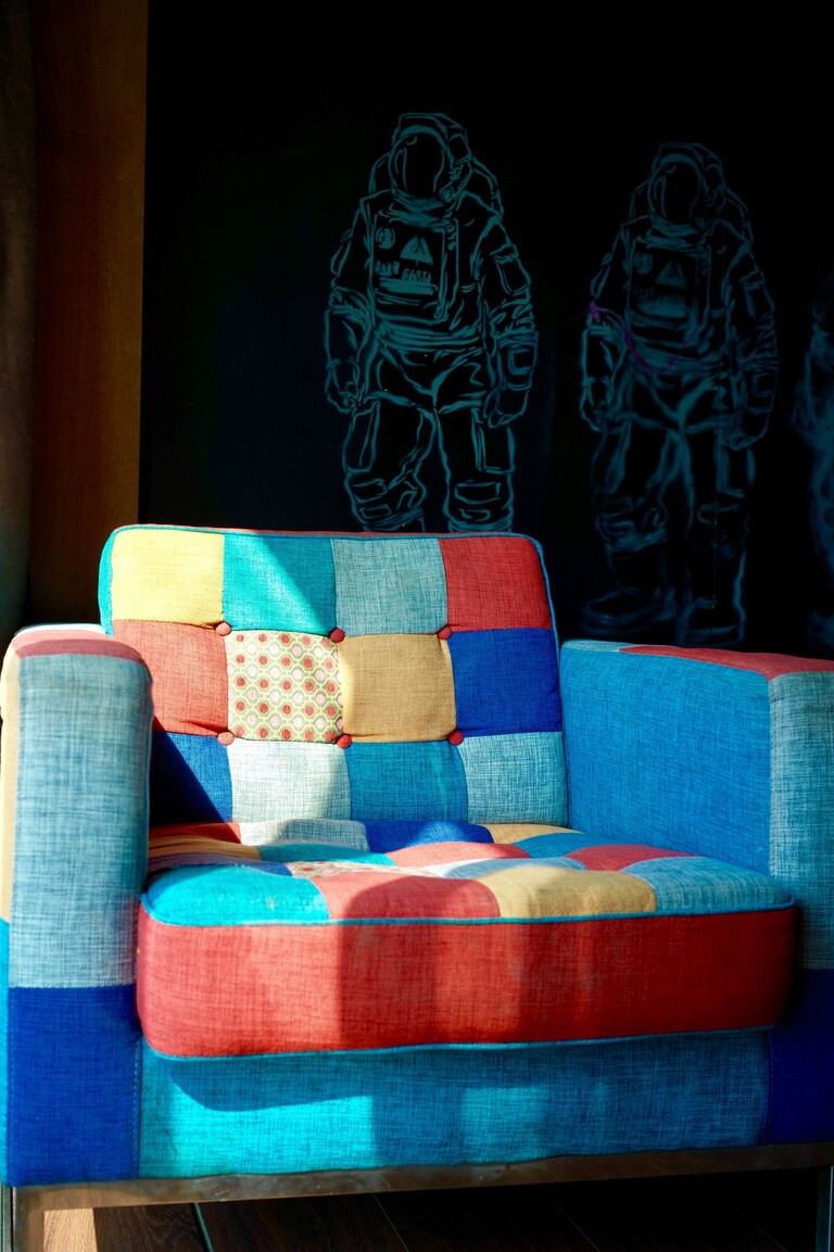 Thrown together, yet it works – patchwork style