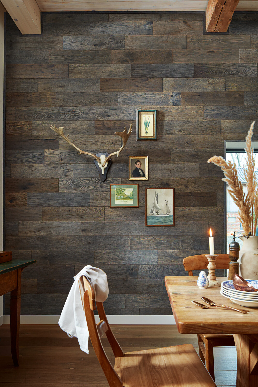 Holzpaneele als Wandverkleidung sind ein natürlicher Blickfang